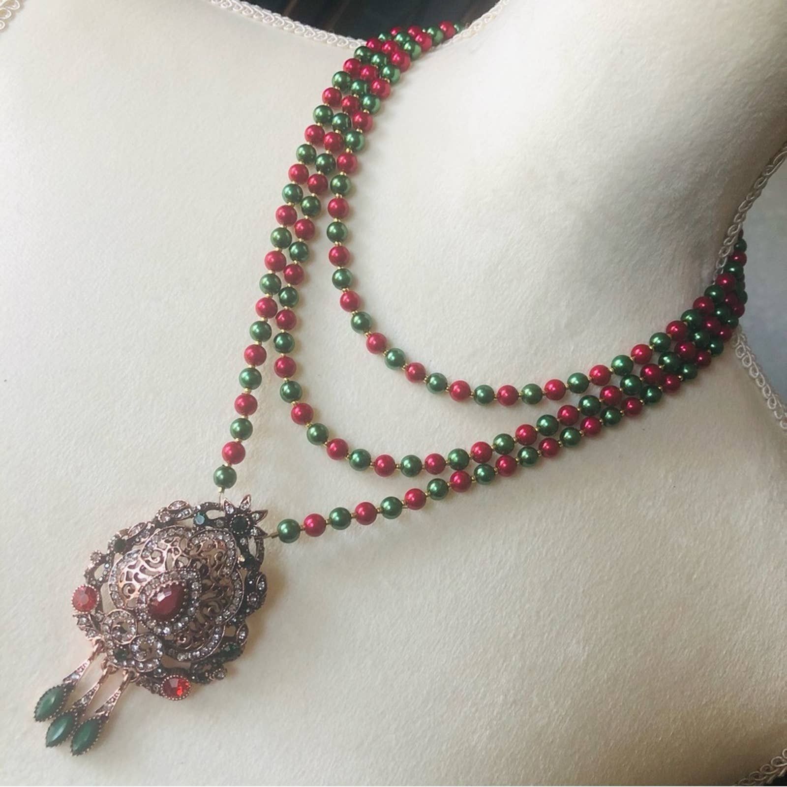 Handmade Handcrafted regal look ruby & emerald amulet Pearl necklace ...