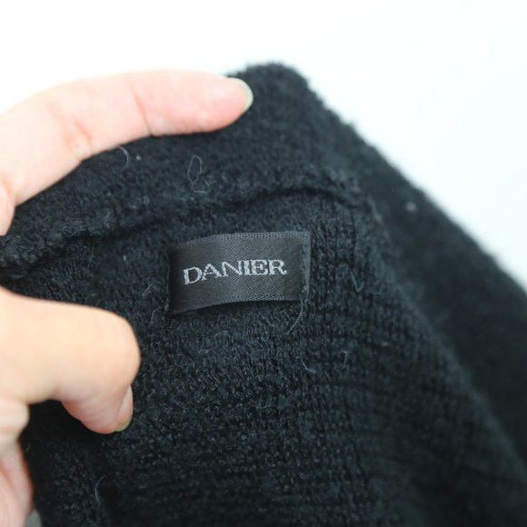 Danier Danier Wool Blend Infinity Black Knitted Scarf | Grailed