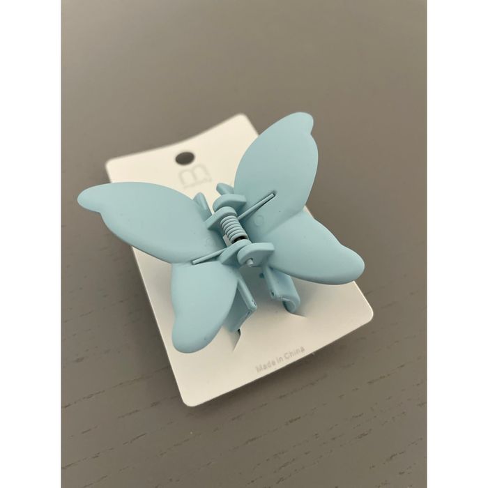 Designer NEW LIGHT BLUE BUTTERFLY HAIR CLIP SOFT MATTE COLOR HAIR ACC ...