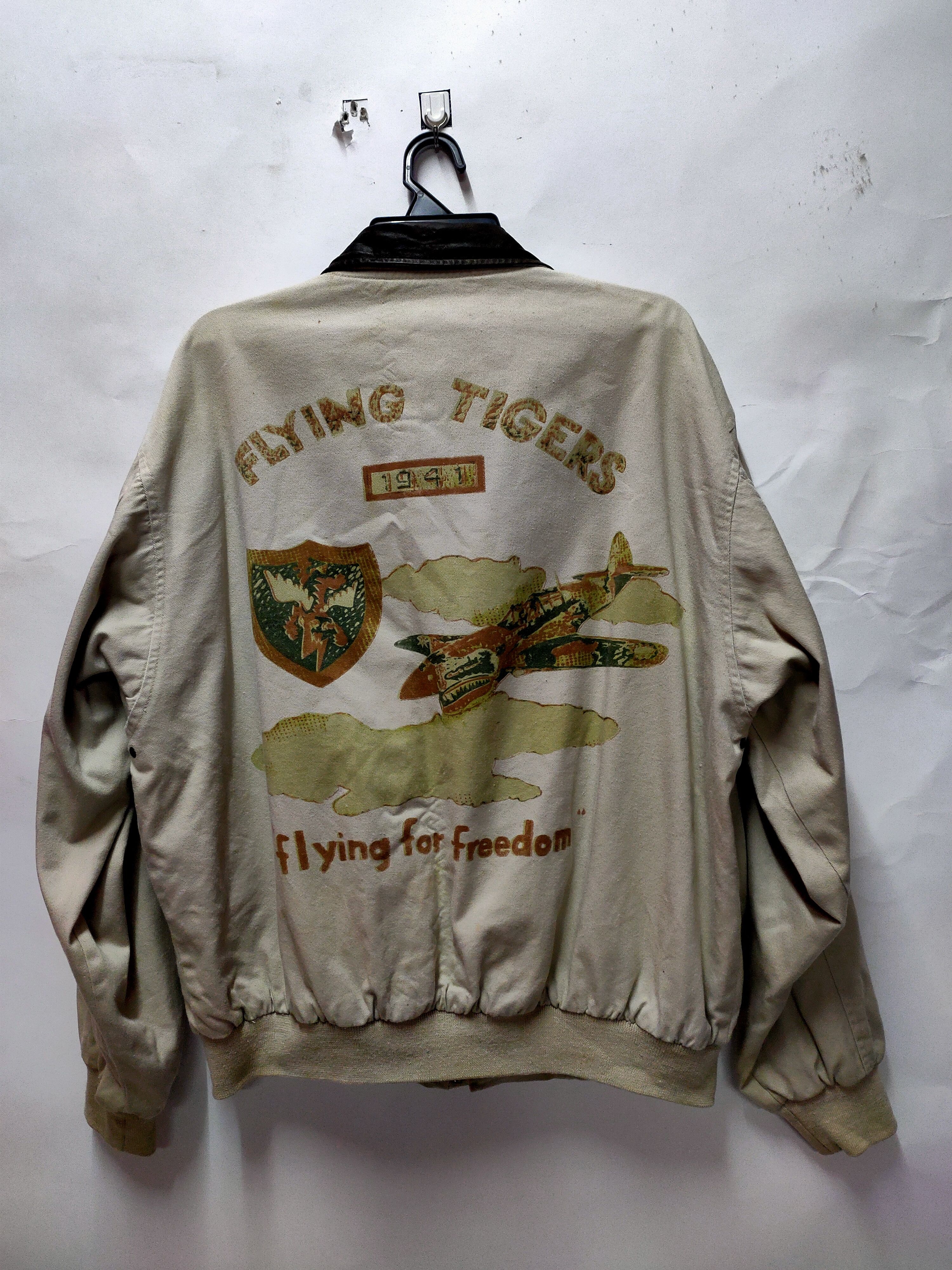 Bomber Jacket × Vintage Vintage Flying Tiger interior maps design ...