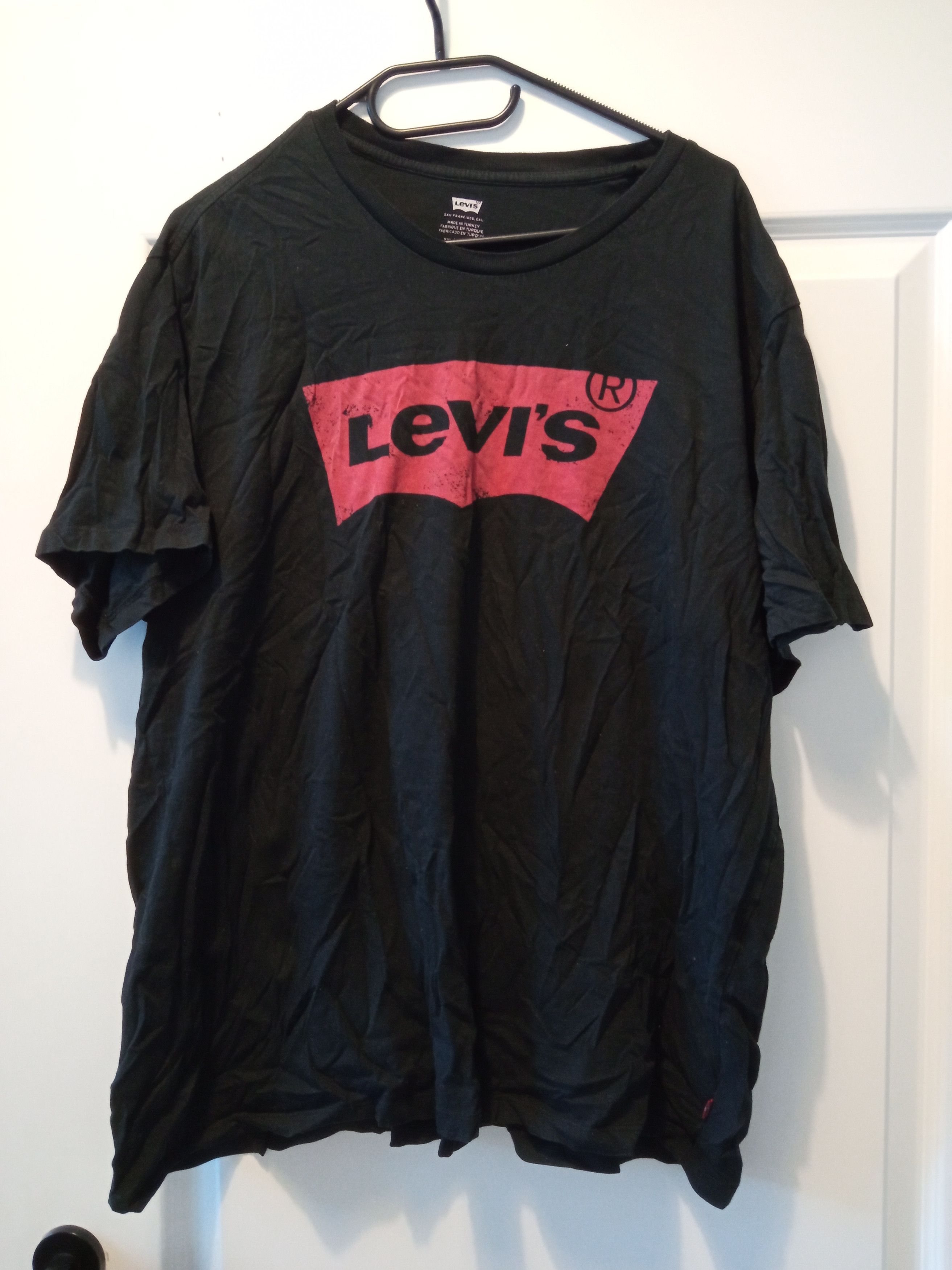 Levi's × Vintage Mens Levis Black t-shirt | Grailed