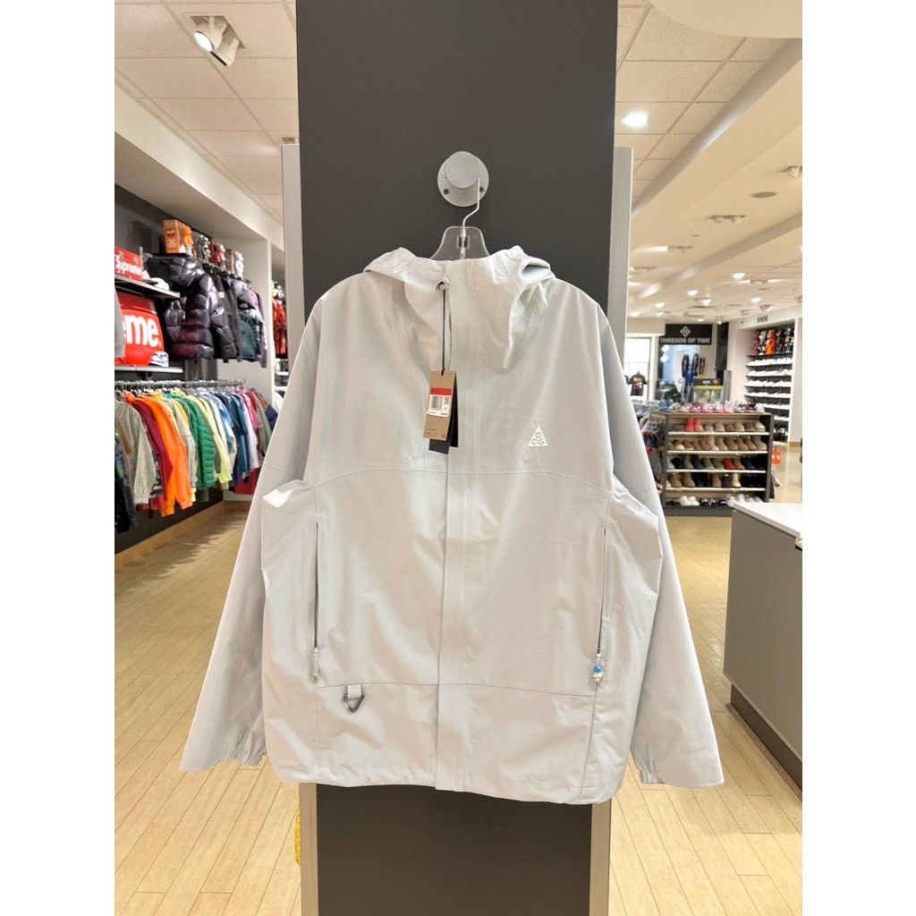 Nike × Nike ACG Nike Lab ACG Cascade Rains ADV Trail Jacket Photon Dust ...