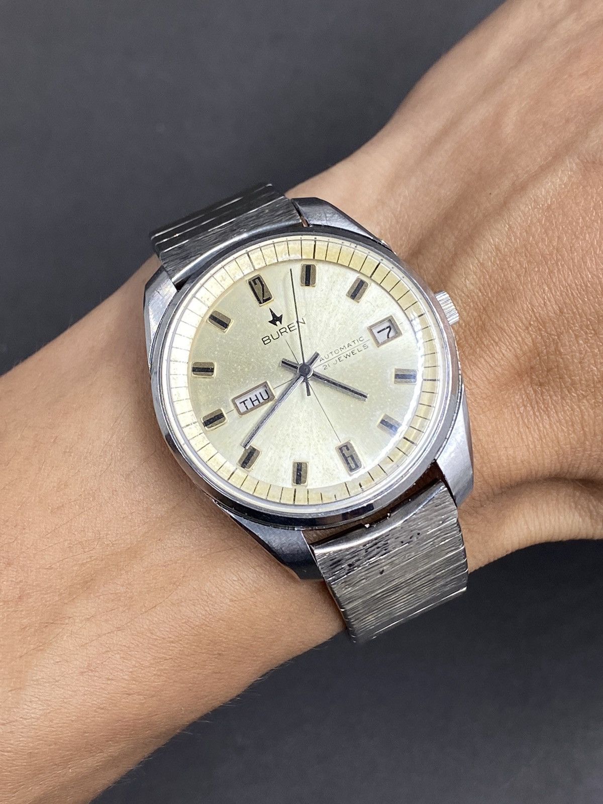 Vintage Vintage BUREN Automatic Calendar 21 Jewels Men’s Watch. | Grailed