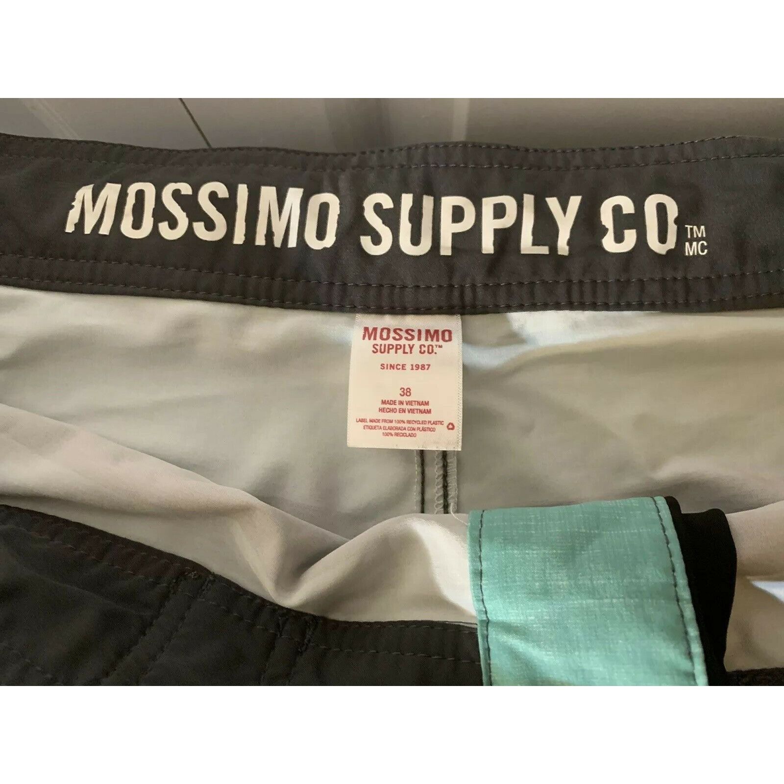 Mossimo MOSSIMO SUPPLY CO MEN’S BOARD SHORTS Green Gray White sz 38 | Grailed