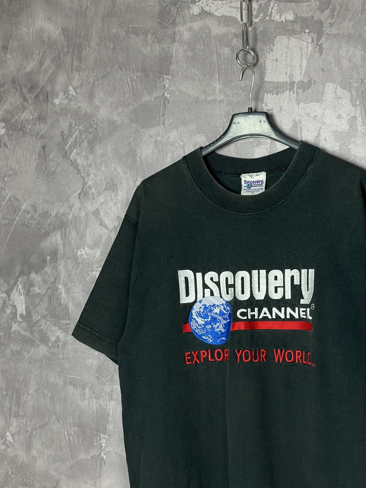 Vintage 90’s Discovery Channel Embroidered T-Shirt Black | Grailed