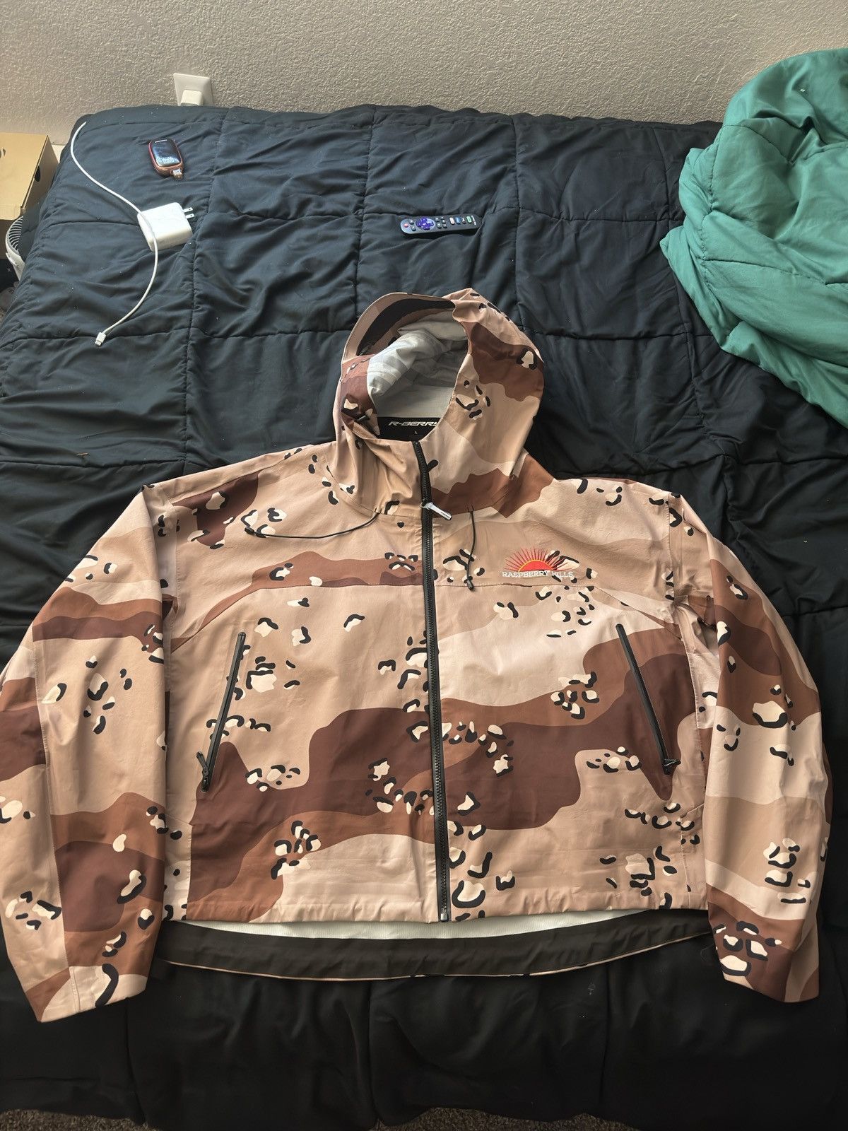 Streetwear × The GV Gallery GV Gallery Raspberry Hills Rain Jacket Camo ...