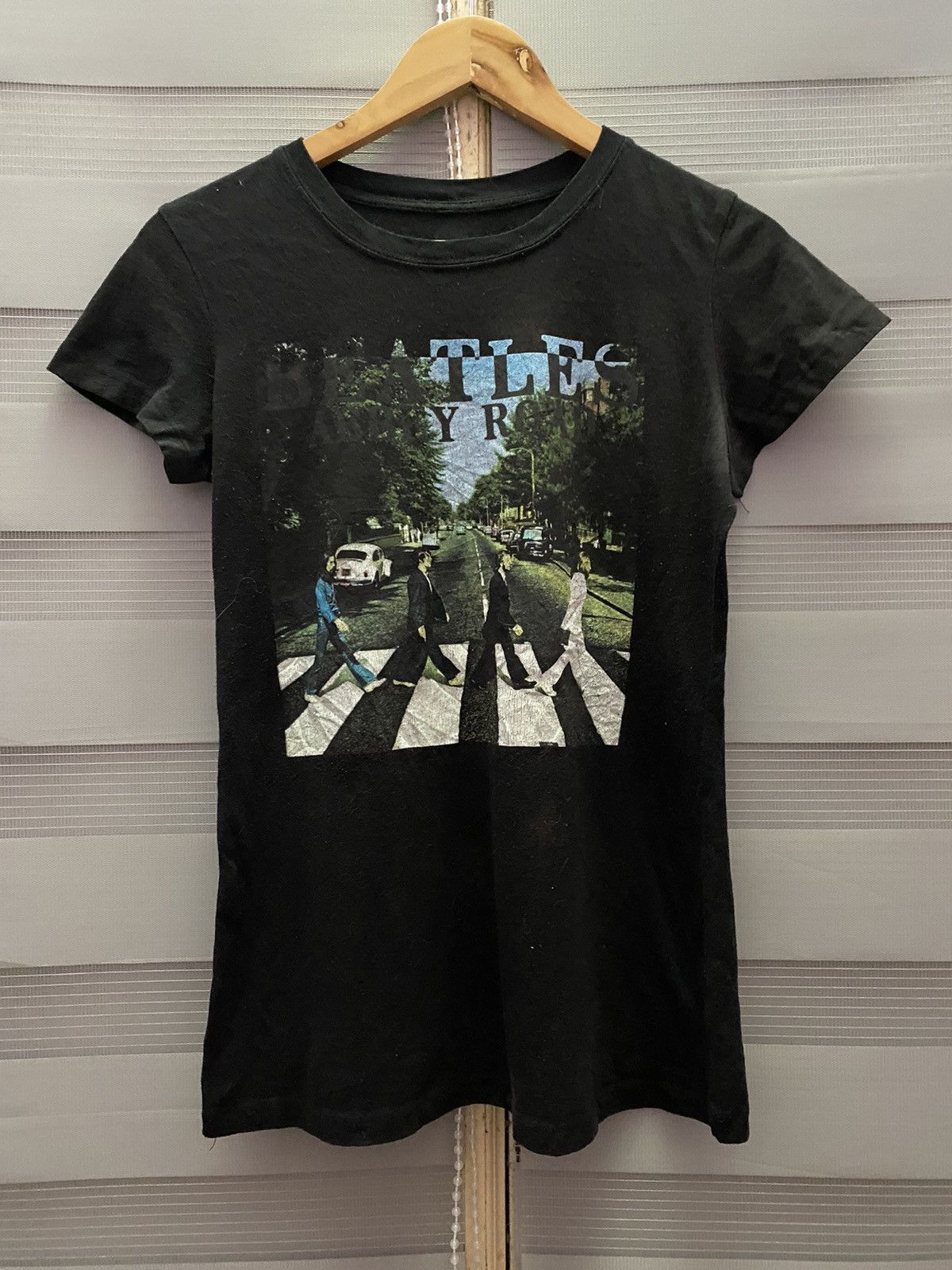 Band Tees × Vintage Vintage Y2K The Beatles Abbey Road Street | Grailed