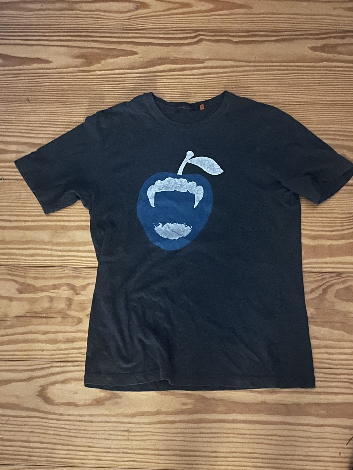 Undercover Undercover apple fang tee | Grailed