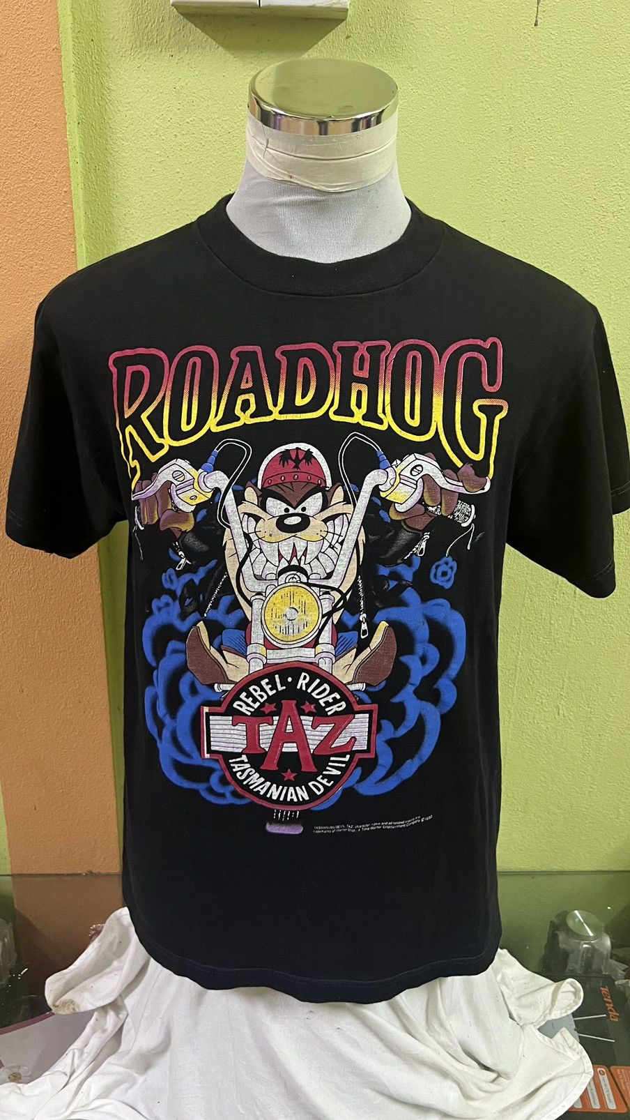 Universal Studios × Vintage × Warner Bros VINTAGE 90S LOONEY TUNES TAZ ...