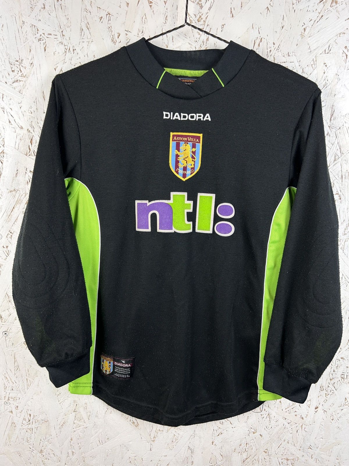 Diadora × Soccer Jersey × Vintage Vintage Diadora Aston Villa 2000/01 ...