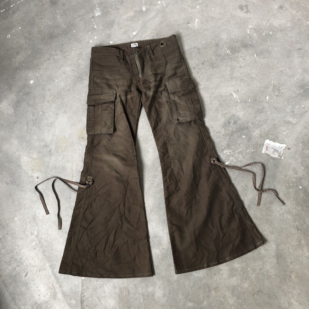 Le Grande Bleu (L.G.B.) LGB military cargo flares | Grailed
