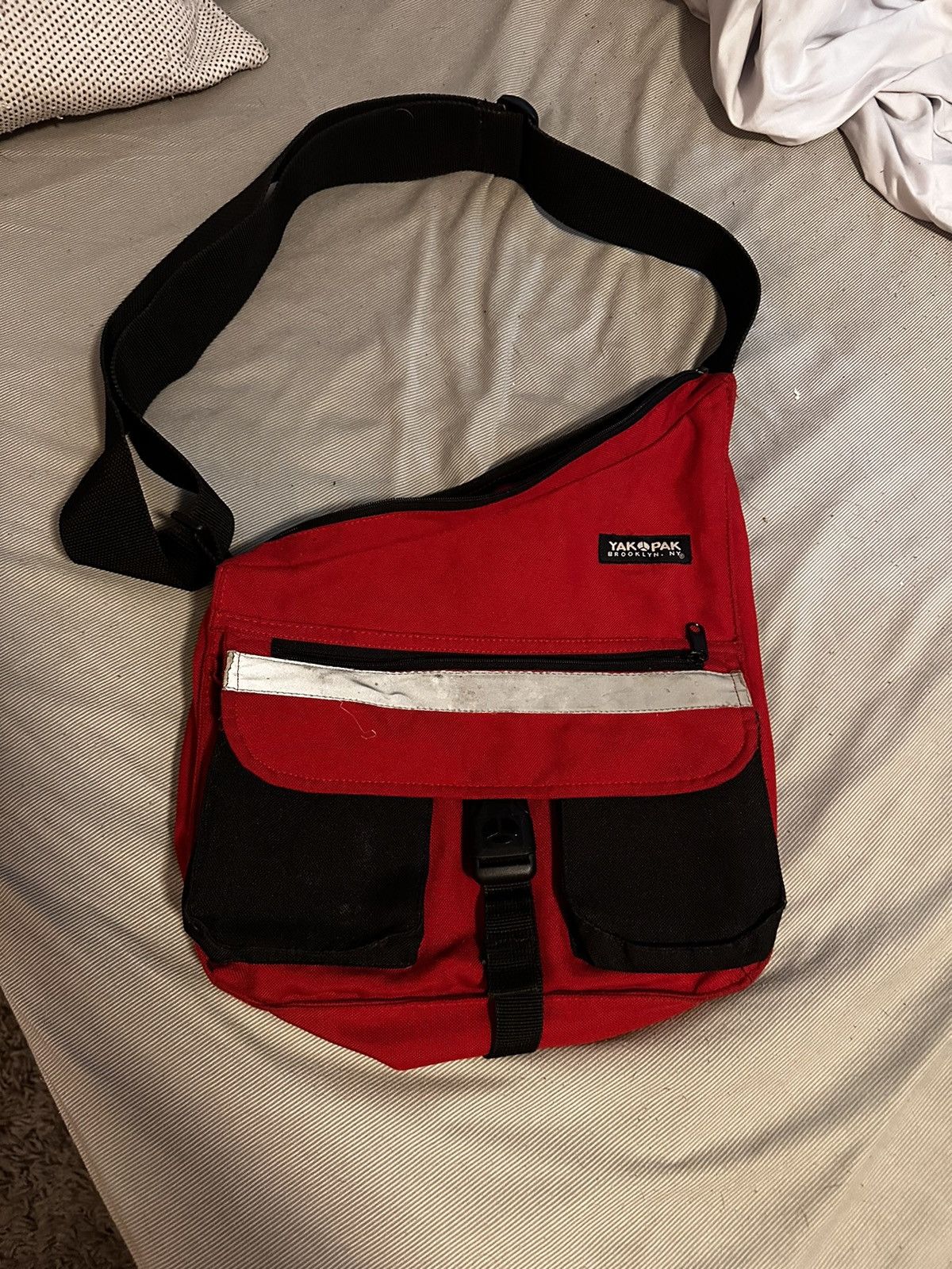 Streetwear × Vintage Vintage yak pak | Grailed