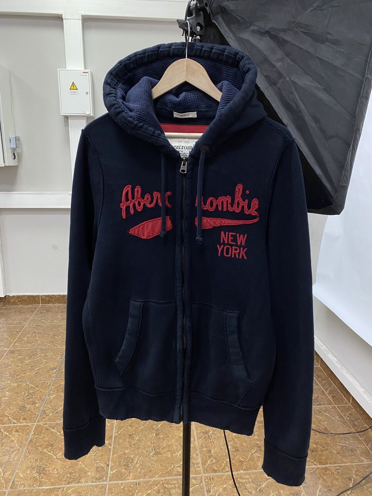 Abercrombie & Fitch × Archival Clothing × Avant Garde 🇺🇸 Y2K Abercrombie Fitch New York Thrashed ...