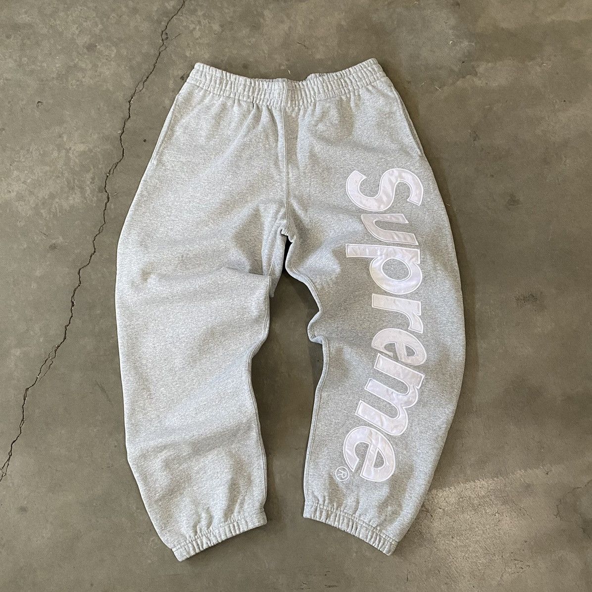 Supreme Supreme appliqué sweatpants | Grailed