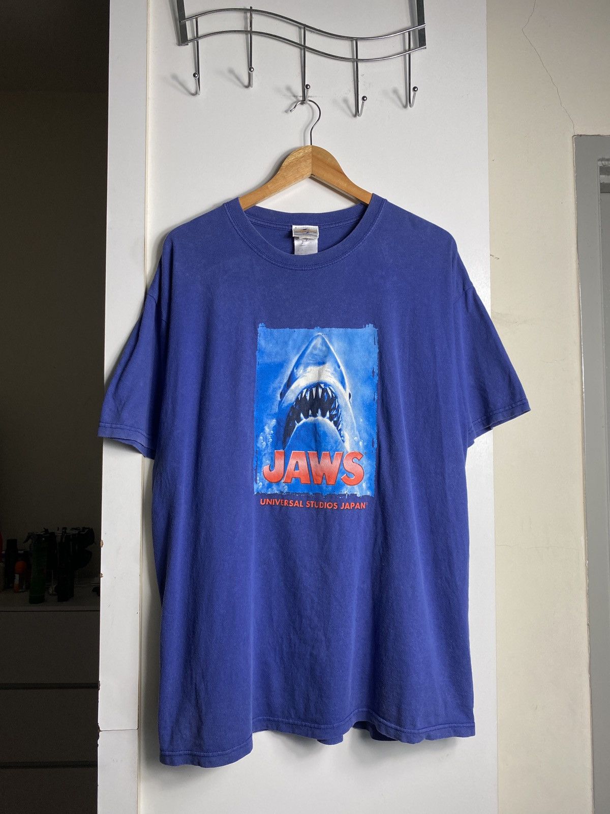 Movie × Universal Studios × Vintage Vintage 2000s Jaws Universal Studios Shark Movie Tee | Grailed