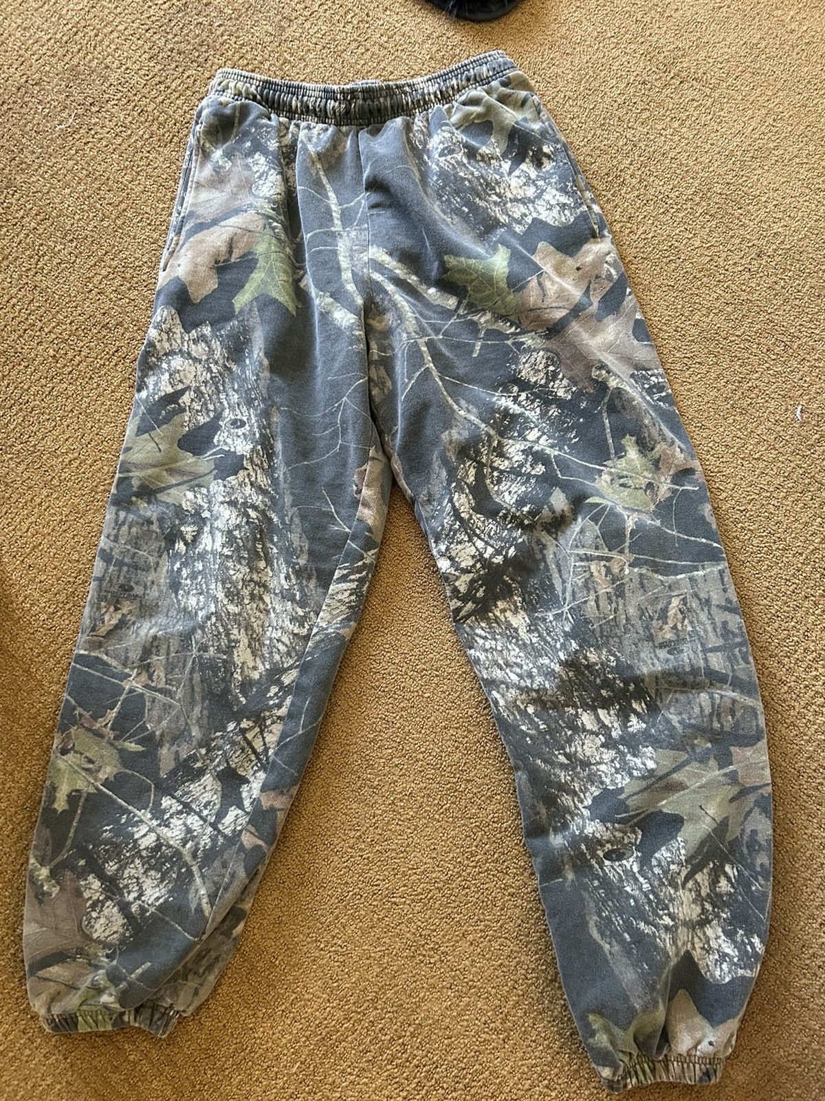 Realtree × Streetwear × Vintage Vintage tree camo sweatpants | Grailed