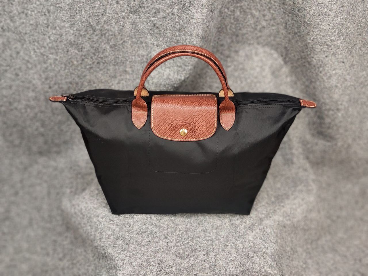 Designer Longchamp le pliage Design medium short handle black Bag | Grailed