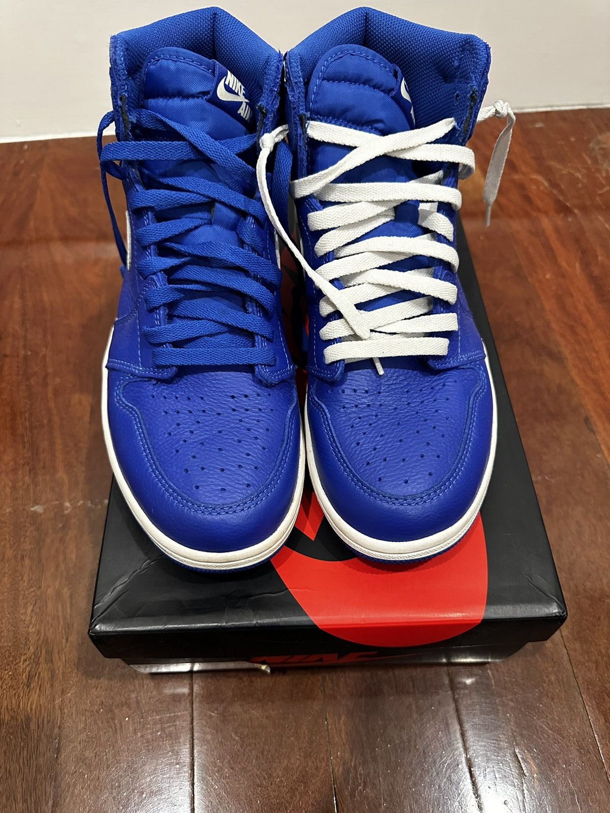 Nike Air Jordan 1 Hyper Royal 2018 | Grailed