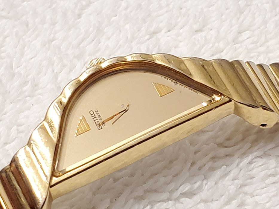 Seiko Vintage Seiko Women's Half Moon Quartz Watch | Grailed