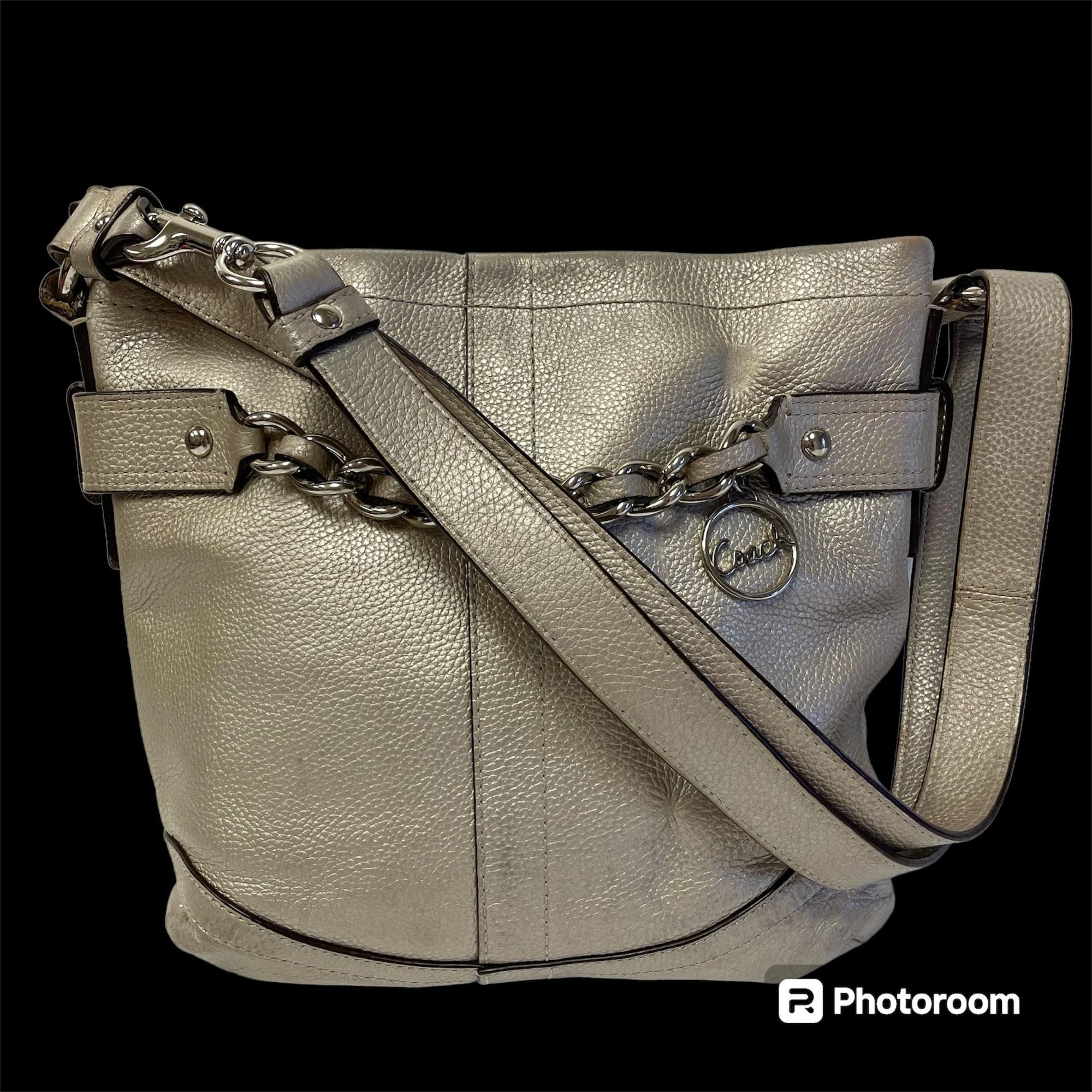 Coach Coach SHINY Silver PEBBLED Leather CHAIN Logo PLATINUM Purse ...