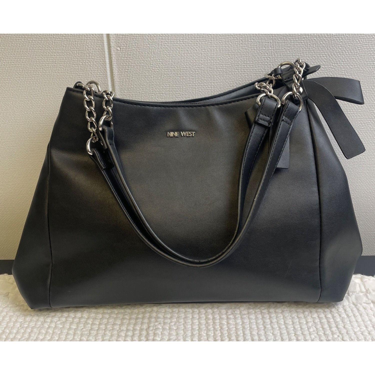 Nine West Nine West Women's Black Shoulder bag/ Handbag with Silver Ha ...