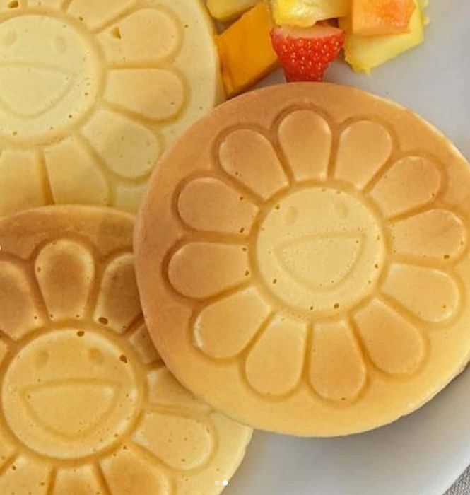 Avant Garde Takashi Murakami x Smart Magazine Flower Pancake Maker ... Avant Garde Takashi Murakami x Smart Magazine Flower Pancake Maker ...