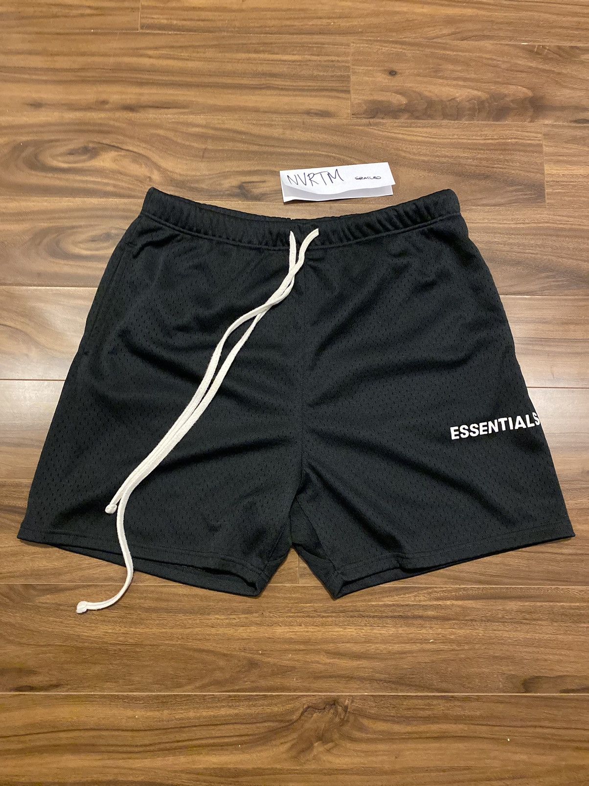 Essentials Fear of God Essentials season 1 black mesh shorts L Large ...