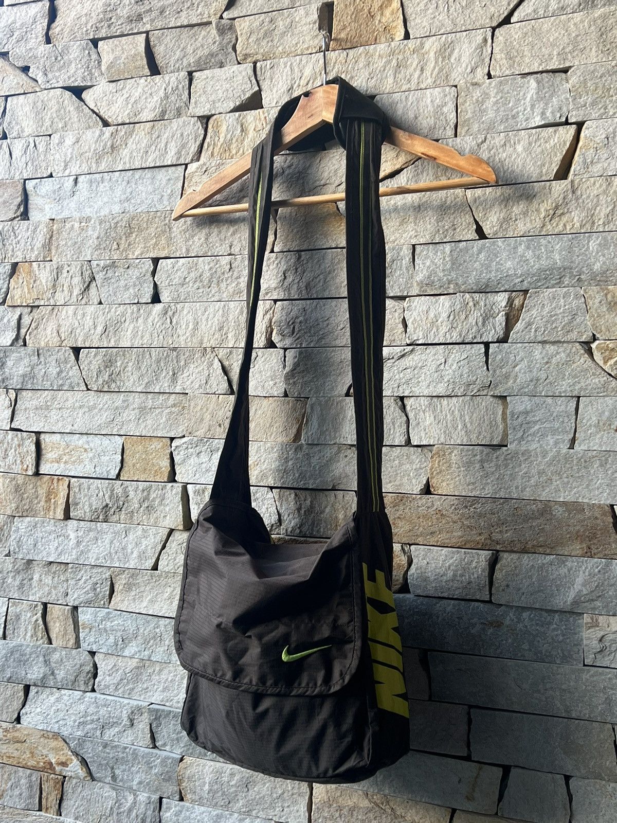 Bag × Nike × Vintage 🐍 Nike Vintage Big Logo Shoulder Bag | Grailed