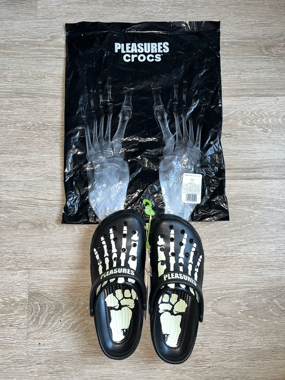 Crocs × Pleasures × Streetwear Crocs x PLEASURES Skeleton Classic Clog ...