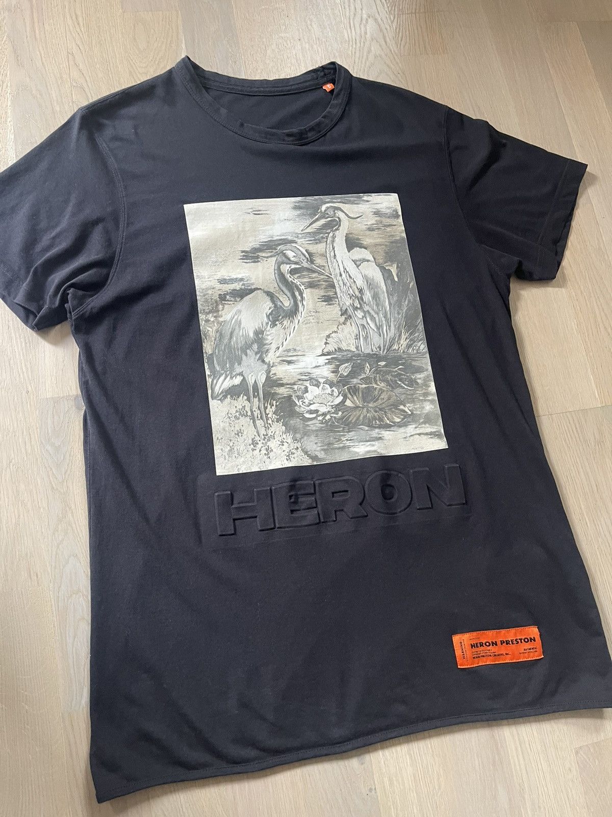 Heron Preston HERON PRESTON tshirt REAL sizes in PHOTOS shown by tape ...