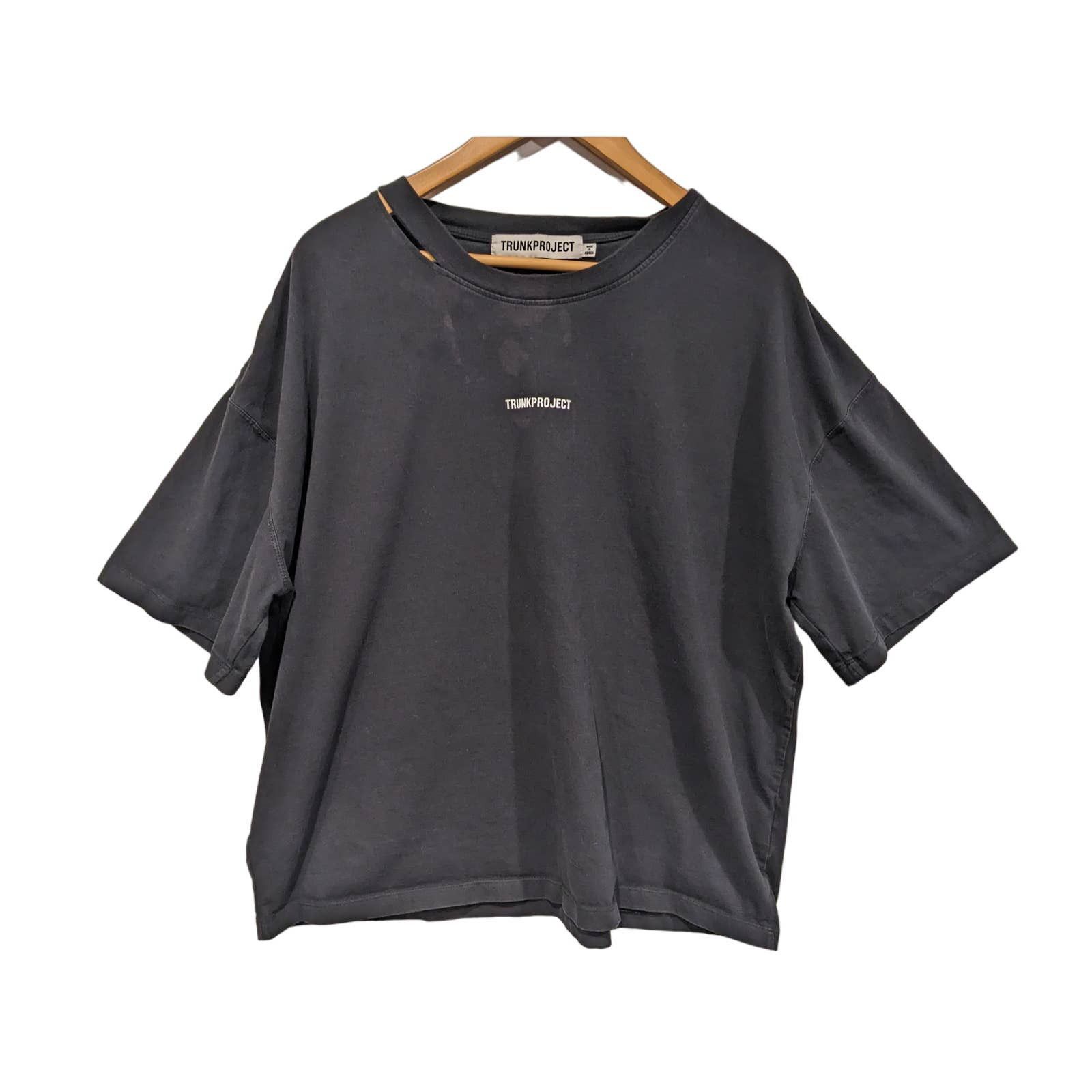 Trunk Project TRUNK PROJECT Ripped Hole Pigment Cotton T-Shirt Black ...