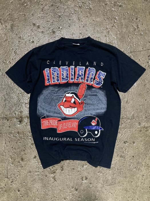 Vintage VINTAGE 90s CLEVELAND INDIANS MLB CHIEF WAHOO LOGO BLACK TEE | Grailed