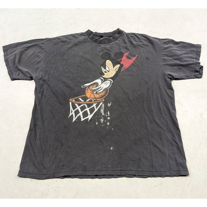 Vintage Vintage Mickey Mouse Basketball Dunk t-shirt | Grailed