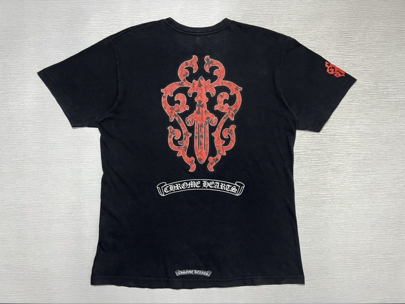 Chrome Hearts Chrome Hearts - Multi-Logo Red Dagger Pocket T-Shirt ...