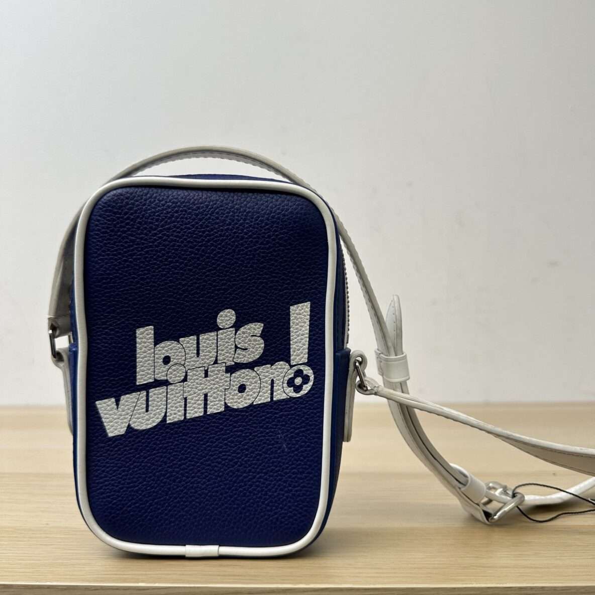 Louis Vuitton Louis Vuitton Logo Side Bag | Grailed