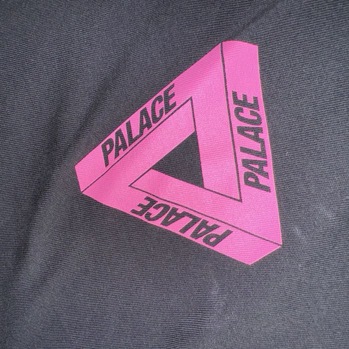 Palace Palace Tri-to-Help Tee Black / Bright Pink XL | Grailed