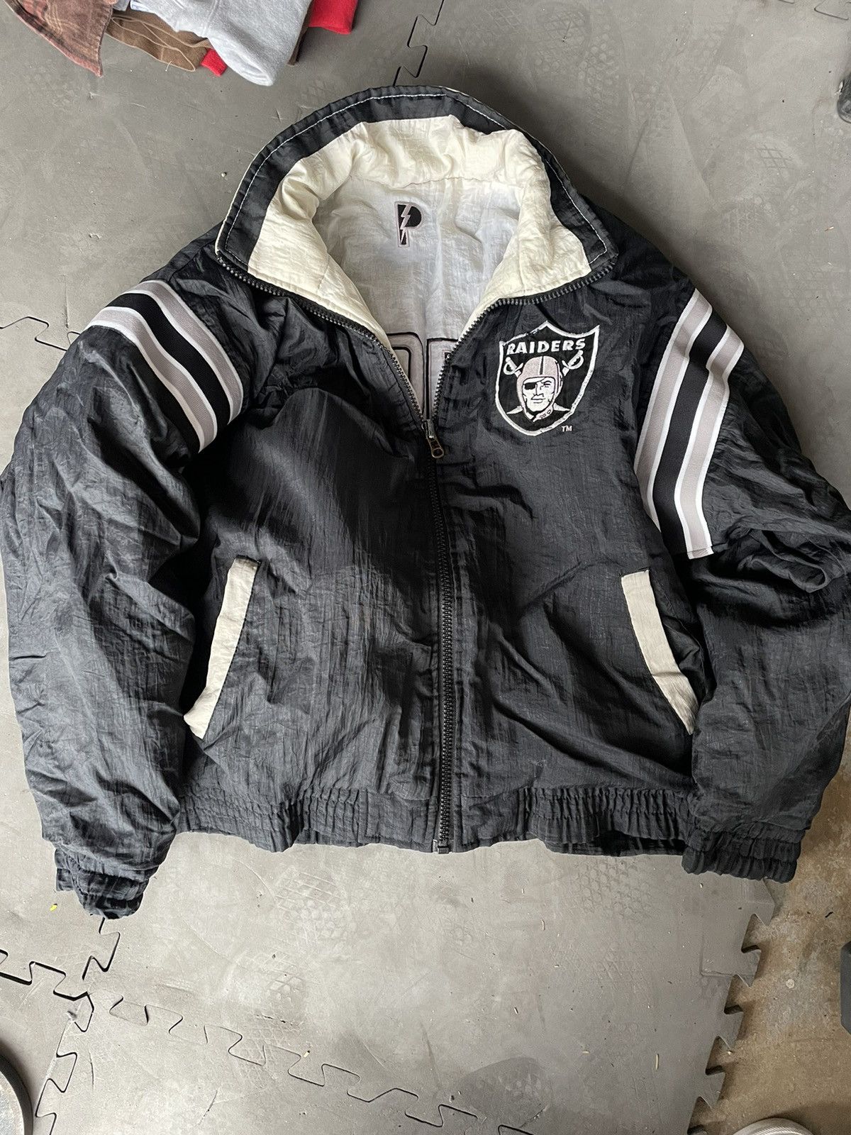 Pro Player × Vintage Vtg Oakland Raiders reversible jacket | Grailed