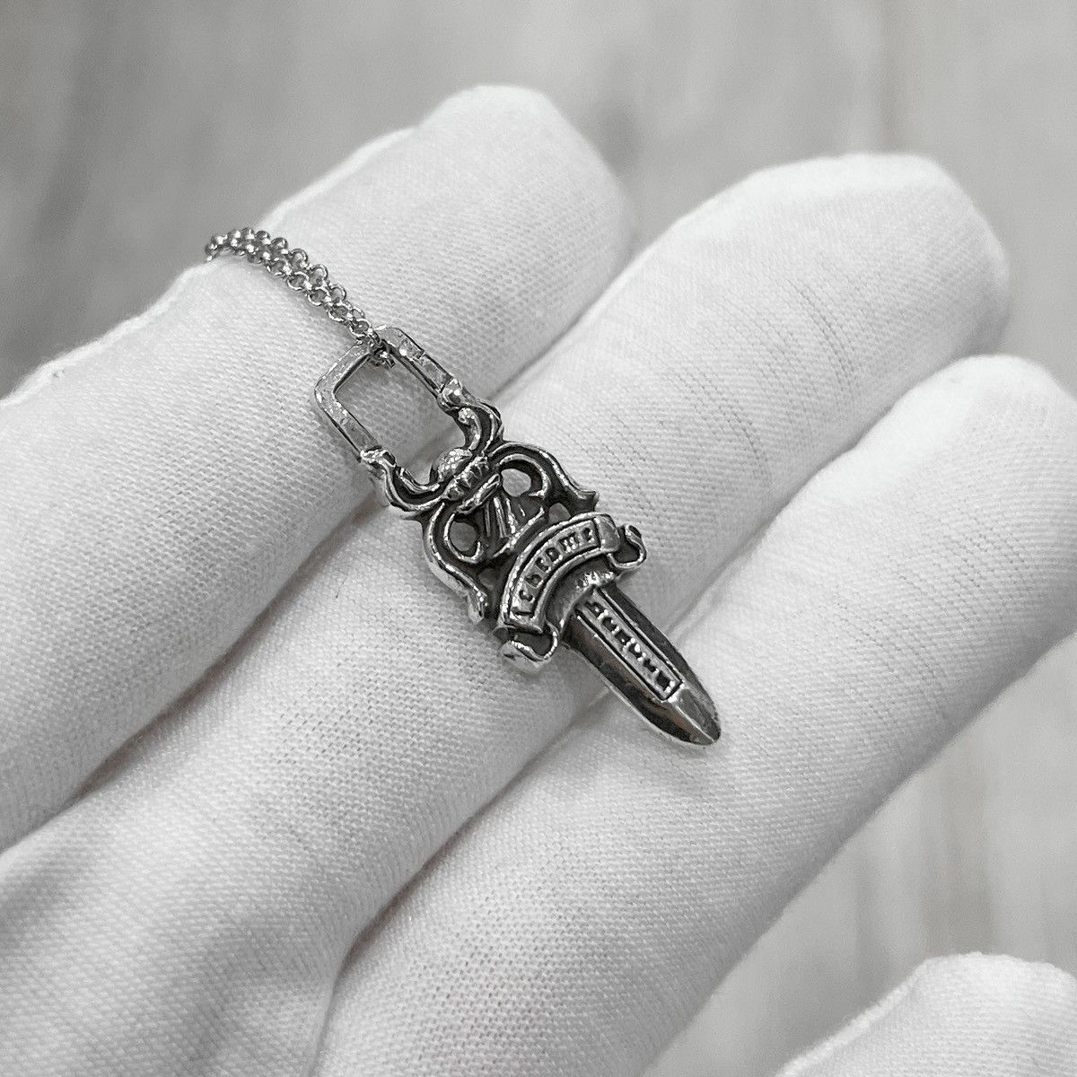 Chrome Hearts Chrome Hearts Necklace Dagger Pendant Charm /18in Roll ...