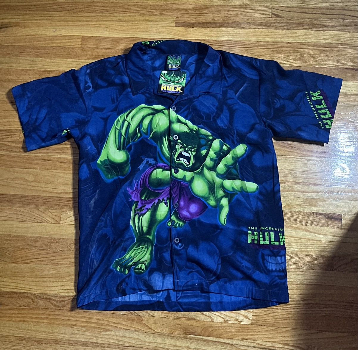 Marvel Comics × Streetwear × Vintage Vintage the Incredible Hulk button ...