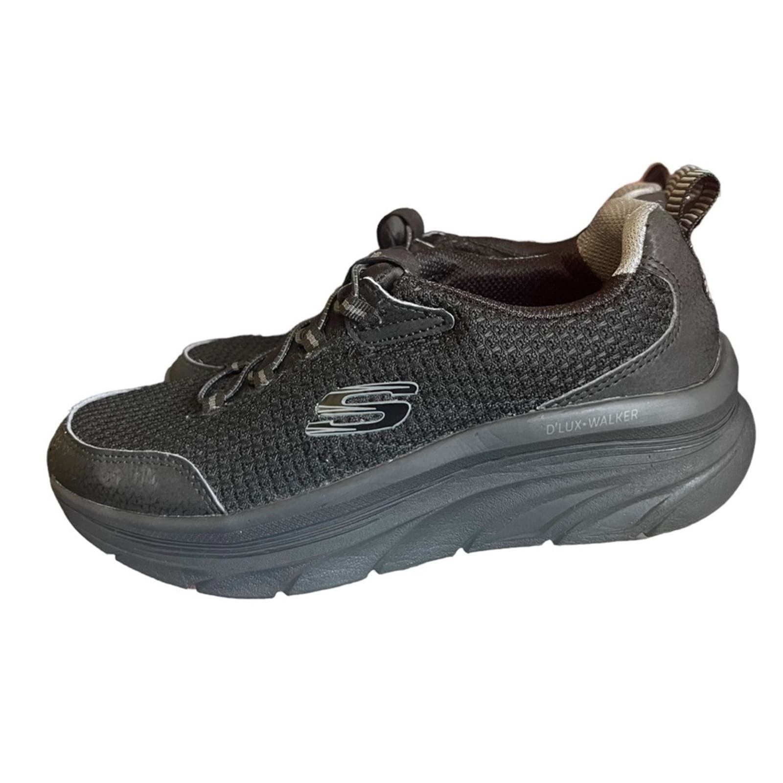 Skechers Skechers Womens D'LUX Walker - Running Vision Sneakers | Grailed
