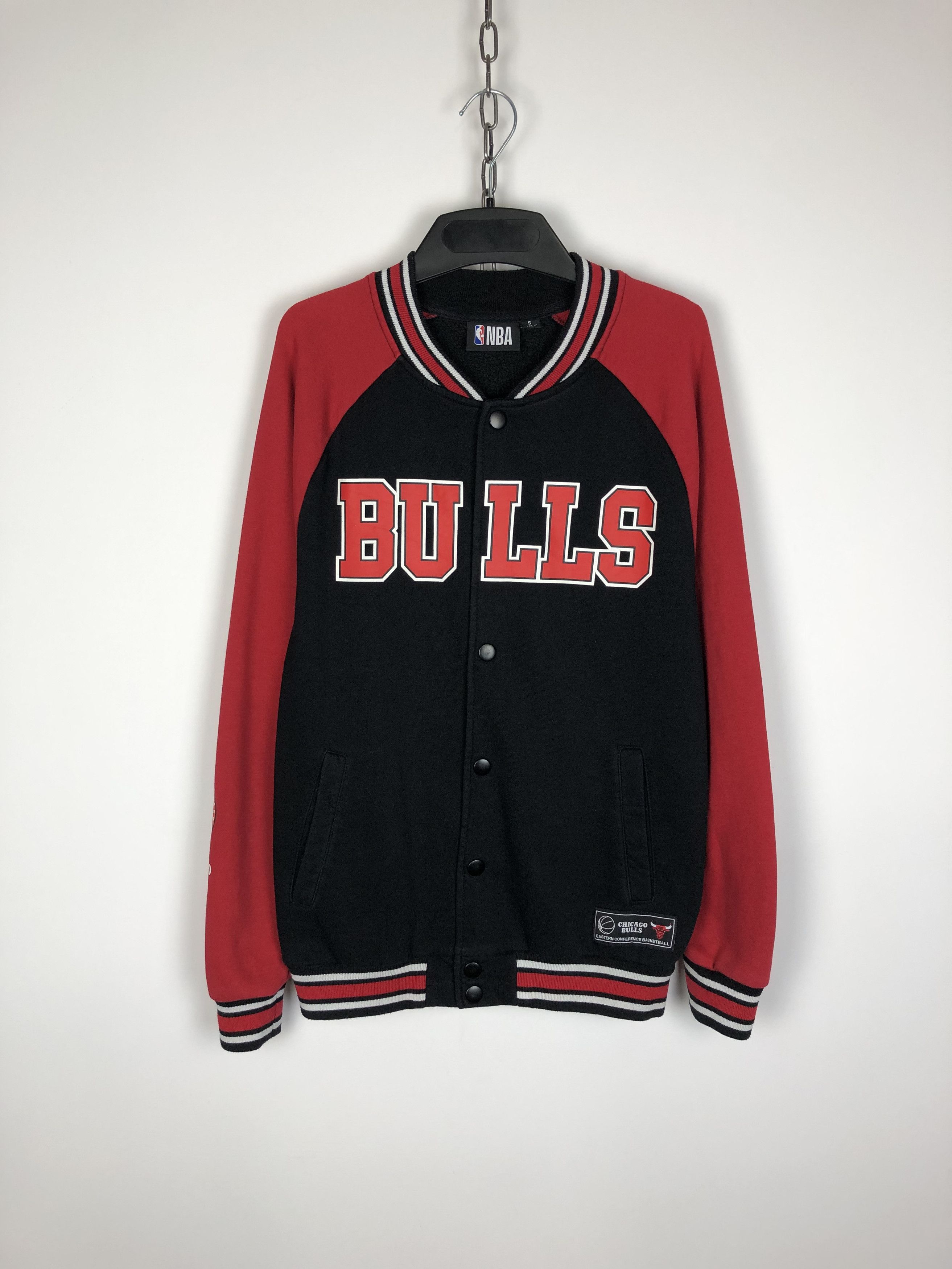 NBA NBA Chicago Bulls Bomber Jacket Center Logo size S | Grailed