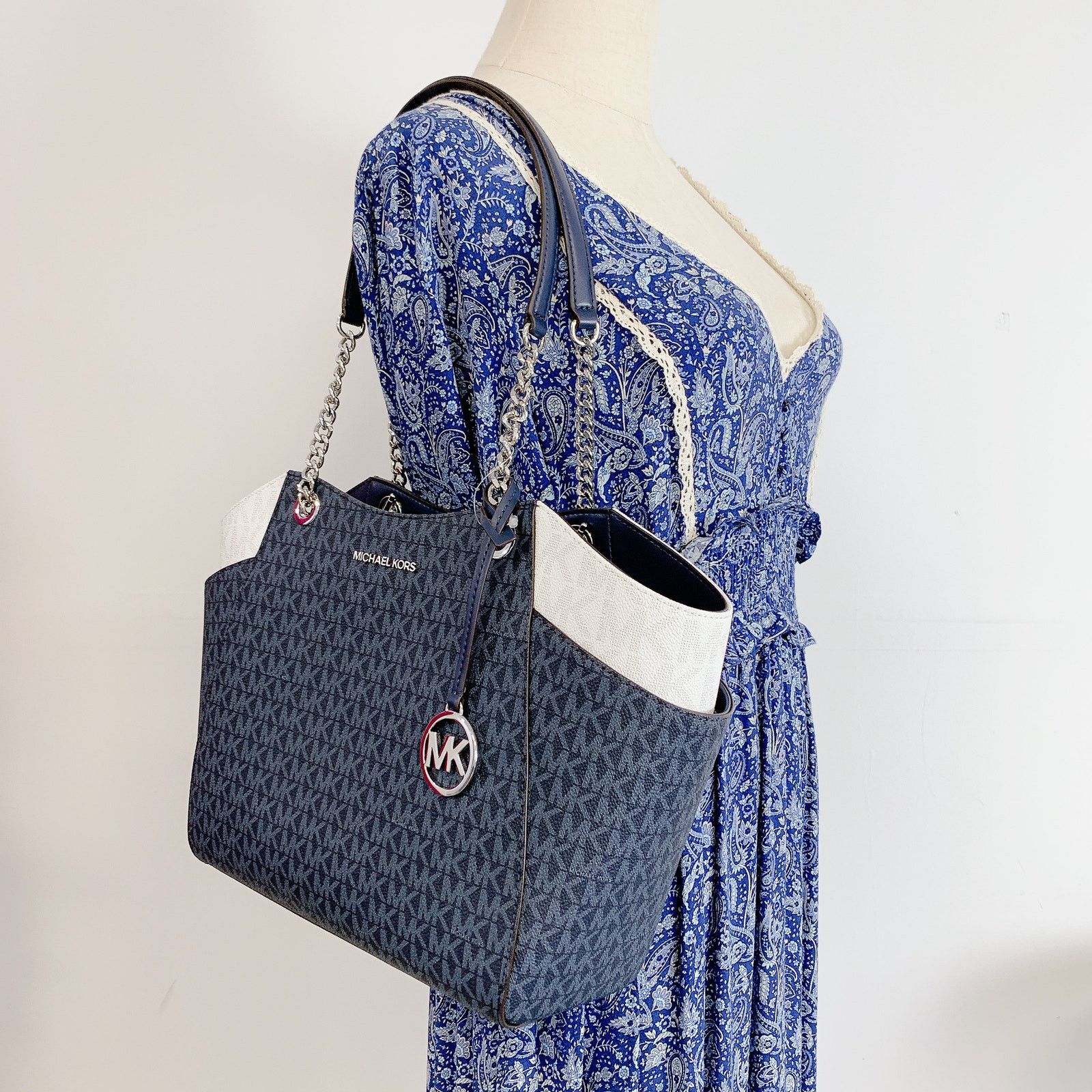 Jet Set Large Two Tone Signature Logo Shoulder Bag