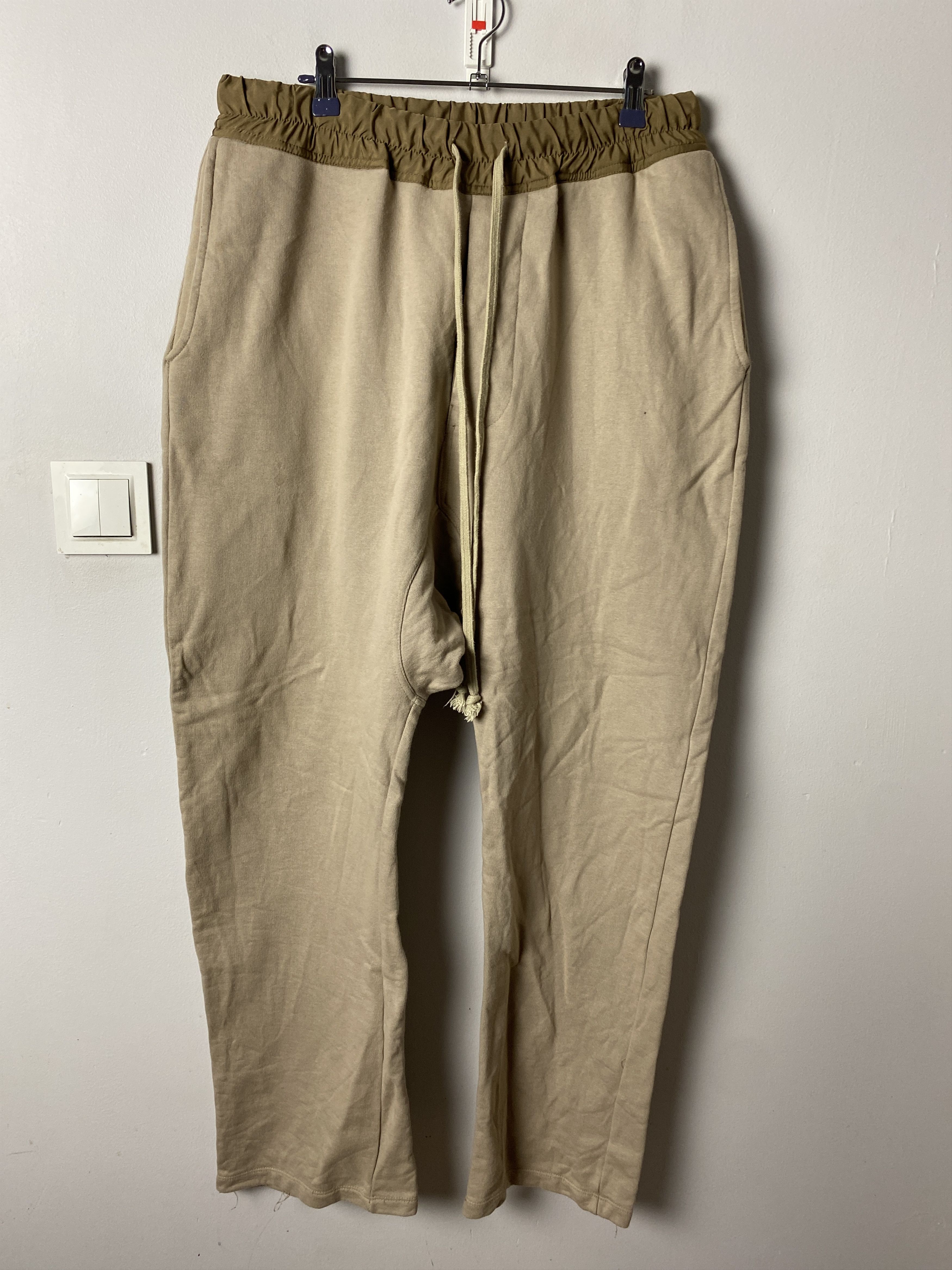 MNML × Streetwear MNML baggy beige sweatpants | Grailed