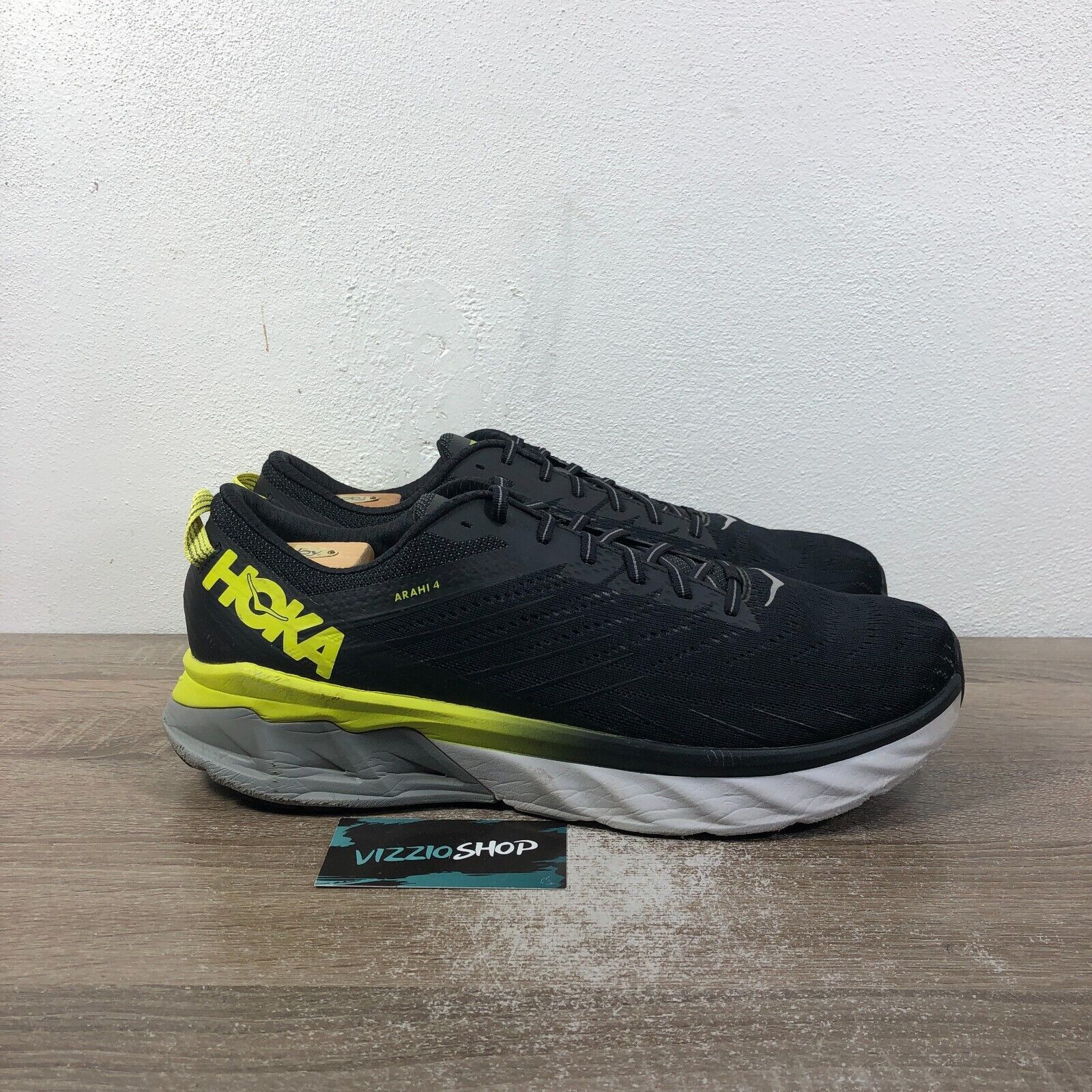 Hoka One One Hoka One One Arahi 4 Black Neon Yellow Running Shoes Men ...