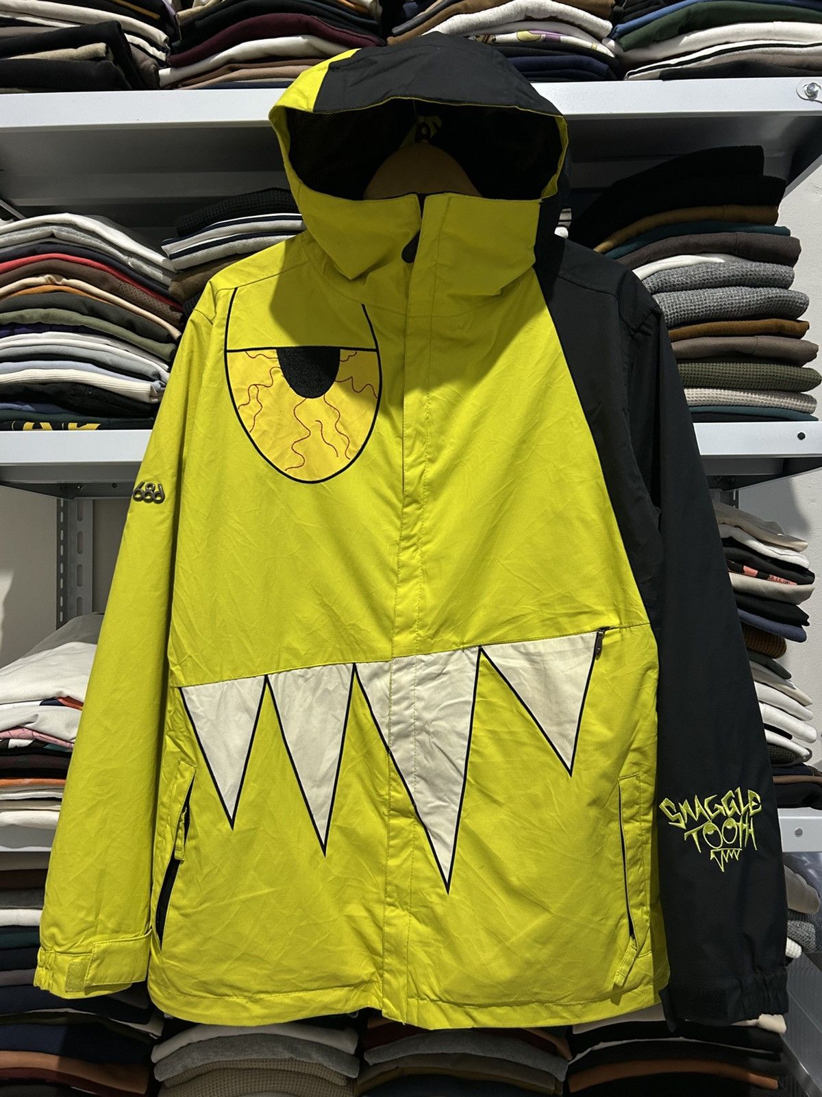 686 686 Snaggle Tooth Jacket | Grailed