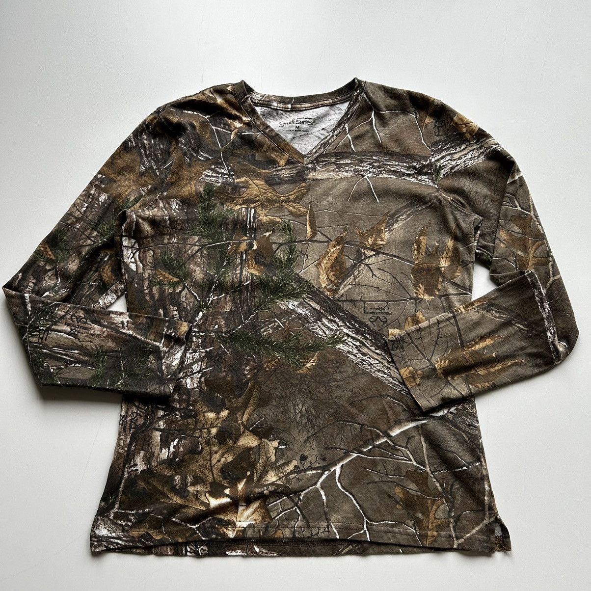 Realtree Vintage 2000s Real Tree Camouflage V Neck Long Sleeve Medium ...