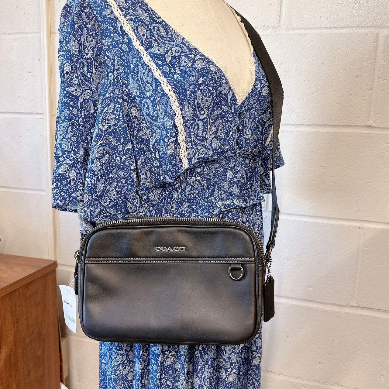 Coach COACH C4148 Men's Graham Crossbody In Leather Black | Grailed