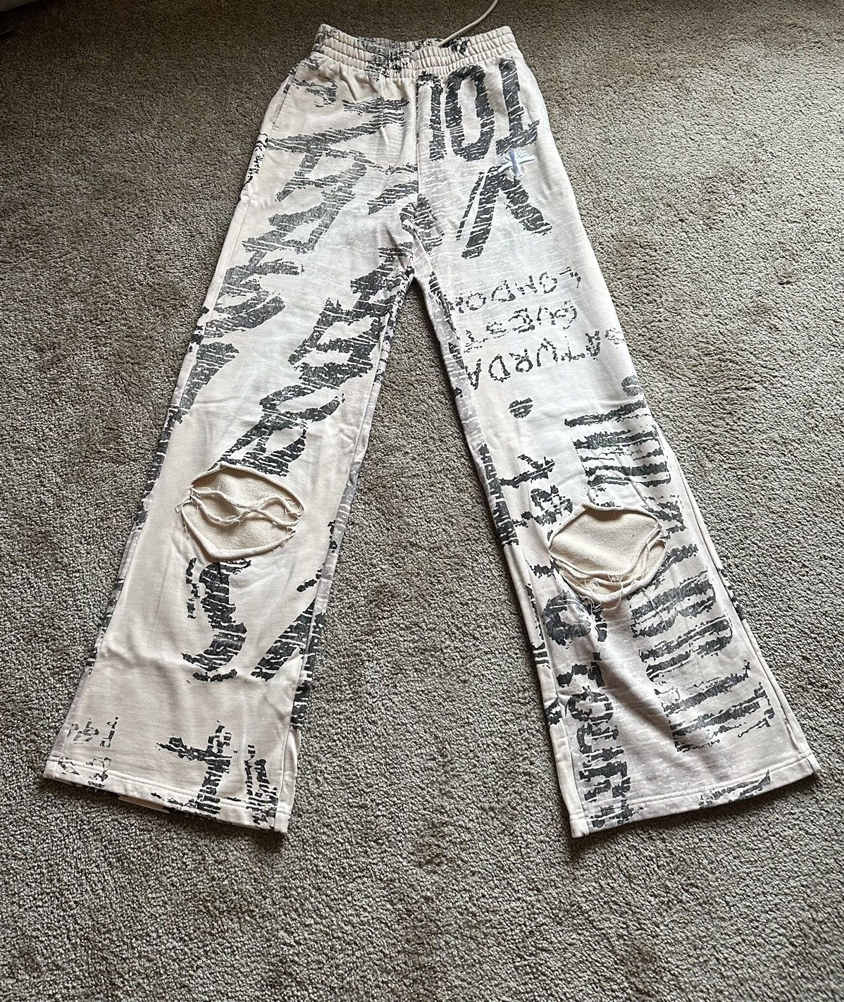 Vertabrae Vertebrae Ivory Graffiti Sweatpants | Grailed