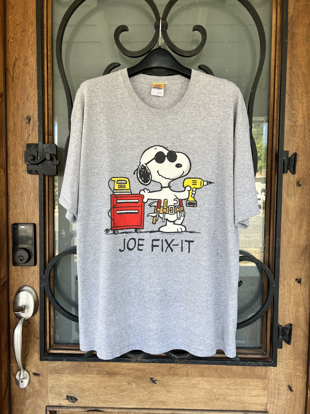 Peanuts × Streetwear Vintage Y2K Snoopy “Joe Fix-it” Cartoon Tee | Grailed