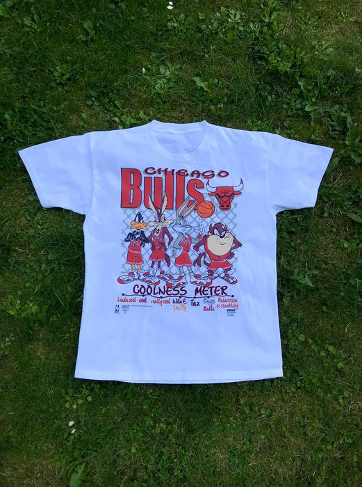 NBA Vintage Chicago Bulls NBA Warner Bros 1994 Official Tee 90s | Grailed NBA Vintage Chicago Bulls NBA Warner Bros 1994 Official Tee 90s | Grailed